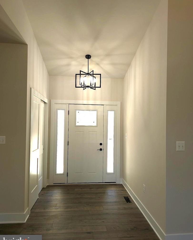 Experience living in a 2026 Montross, Virginia home featuring vaulted ...