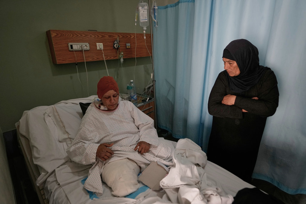Israeli airstrikes kill 7 in southern Lebanon as a Catholic convent is ...