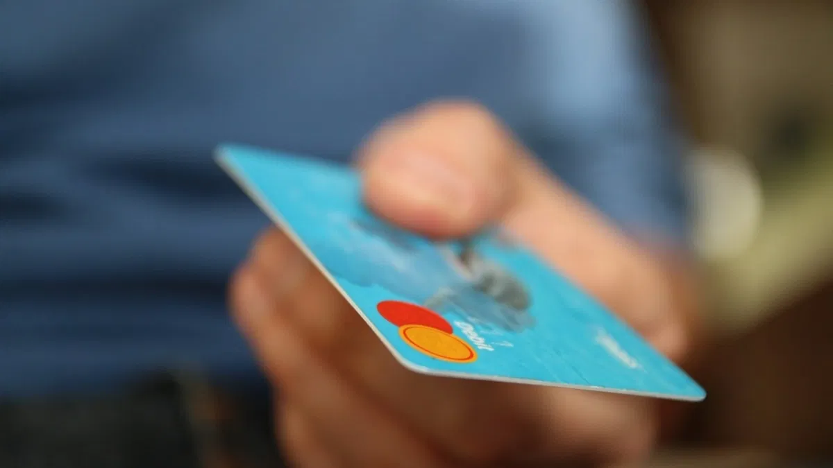 ¿Es seguro comprar en línea con tarjeta de crédito?