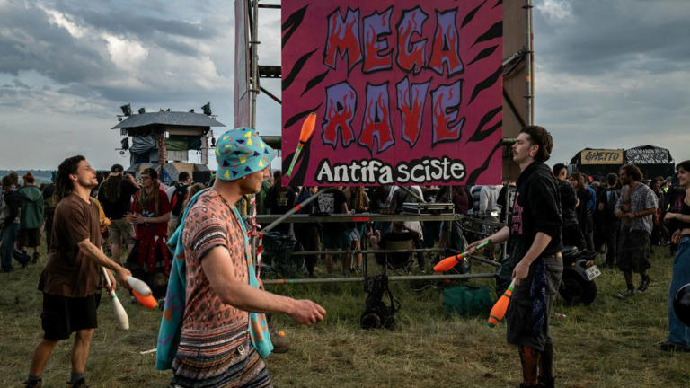 Thousands flock to illegal French rave despite explosives risk