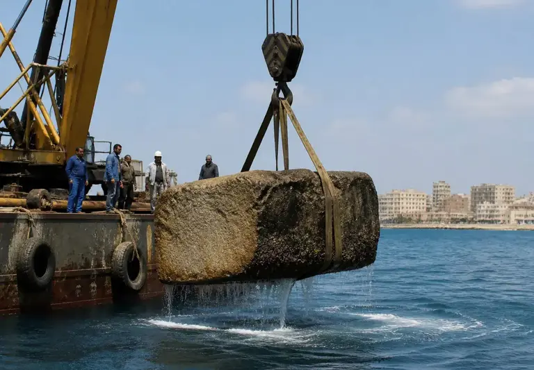 Farol de Alexandria: descobertas subaquáticas de uma maravilha antiga