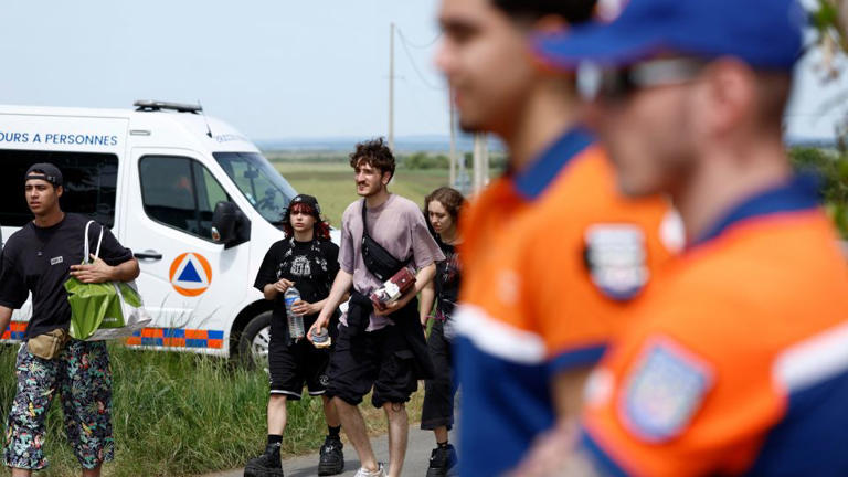 Over 20,000 attend illegal rave on 'dangerous' French military site