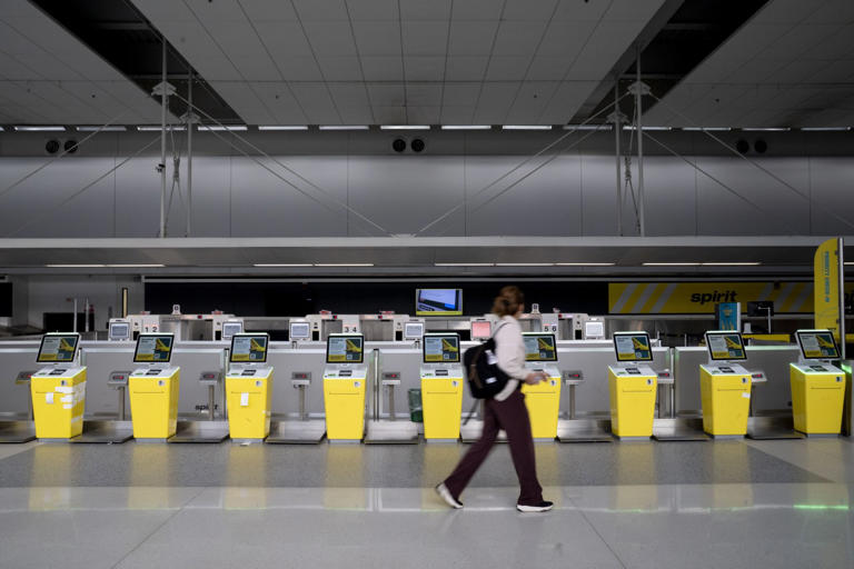 ‘I was devastated.’ Spirit passengers rush to find new flights