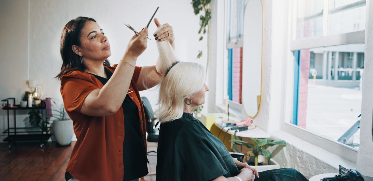Fini les cheveux fins et clairsemés après 50 ans, ces 11 coiffures ...