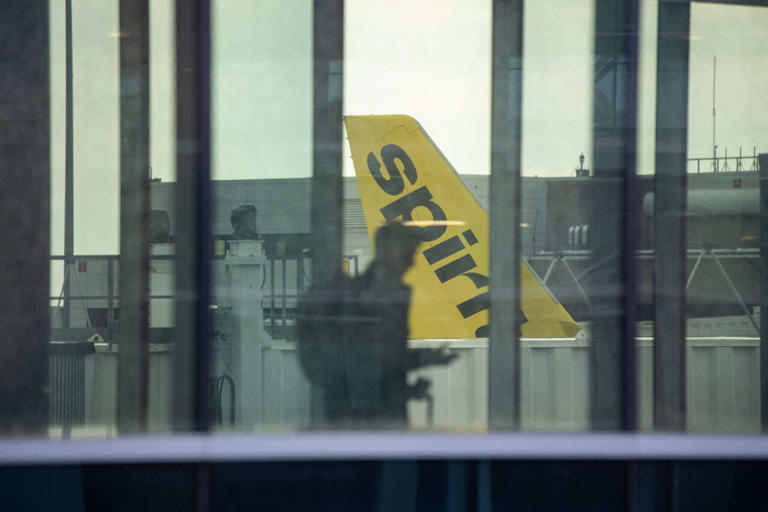 San Antonio travelers impacted as Spirit Airlines ceases operations