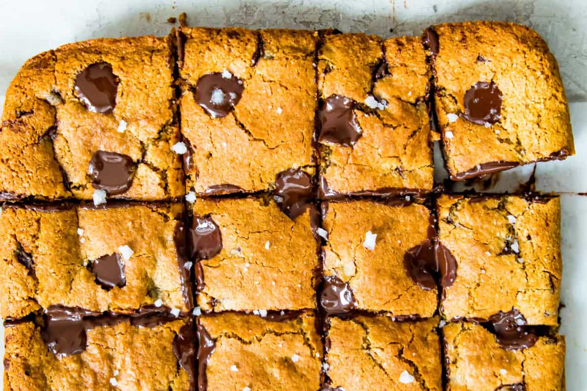 29 healthy snacks (because waiting until dinner isn’t always realistic)