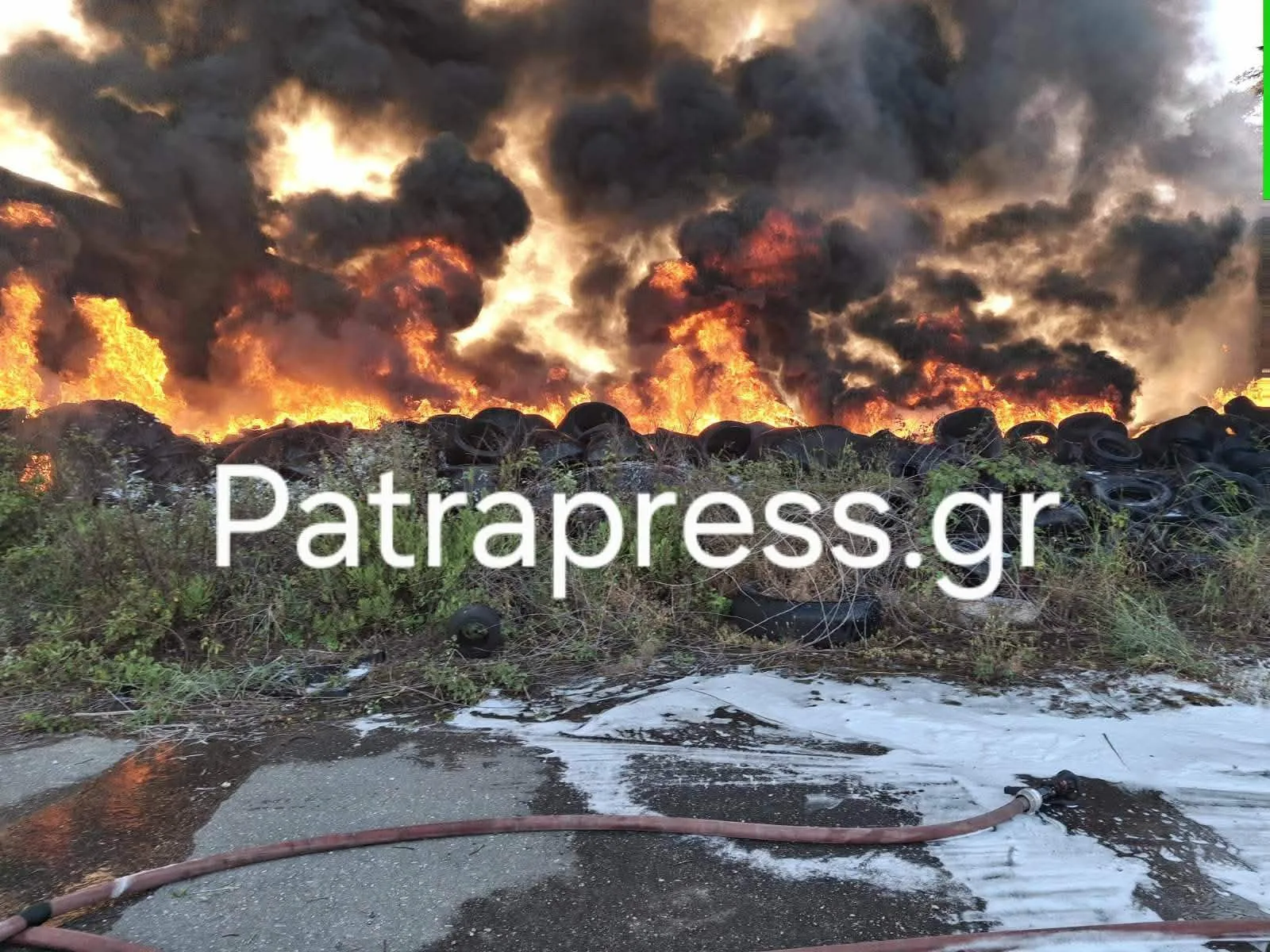 Φωτιά στην Πάτρα: Εικόνες αποκάλυψης στο πρώην εργοστάσιο της Pirelli ...