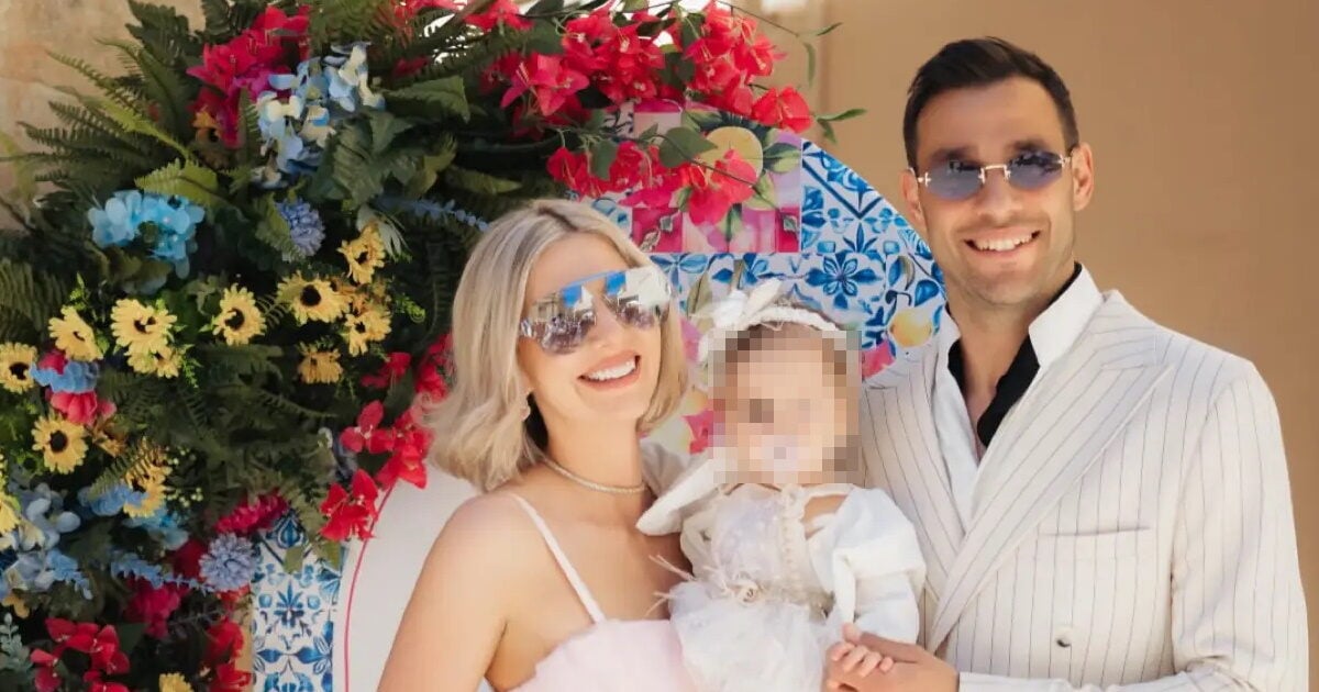Ελένη Χαμπέρη – Αλέξανδρος Αναστασίου: Βάφτισαν την κόρη τους Μαρίνα ...