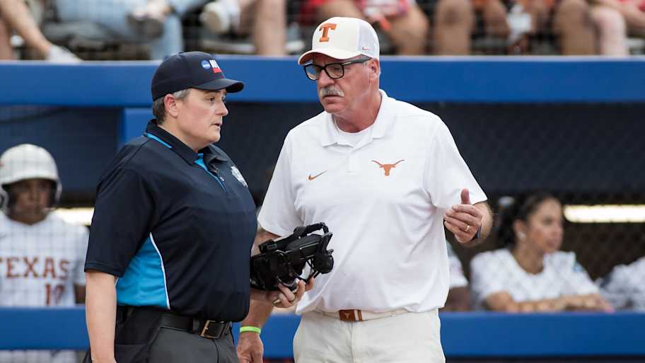 Texas softball avoids sweep, secures win on senior day vs. Arkansas