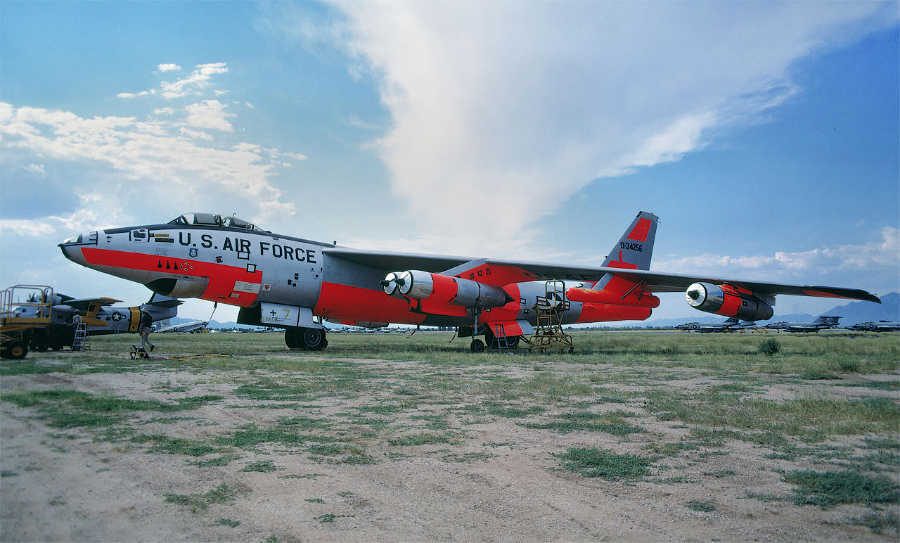 Boneyard files: Boeing B-47 Stratojet – the final landing of the SAC ...