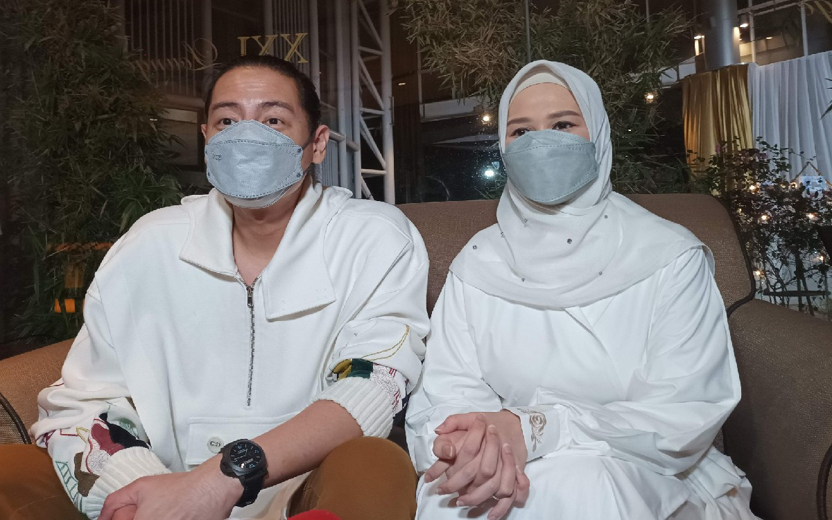 3 berita artis terheboh: Klarifikasi Cut Meyriska, luka AWS bukan ...