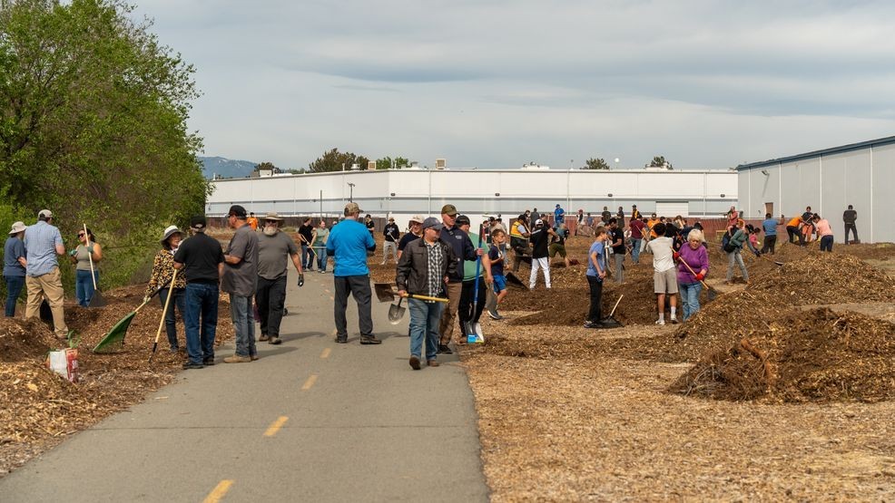 Nearly 800 volunteers remove 273 tons of trash in Reno-Sparks Great ...