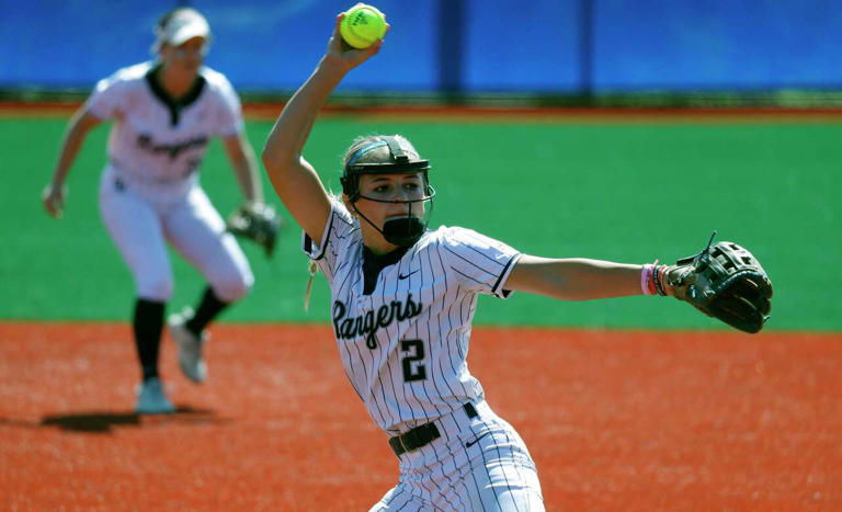 Capek, Moeller launch back-to-back homers to lift Smithson Valley over ...