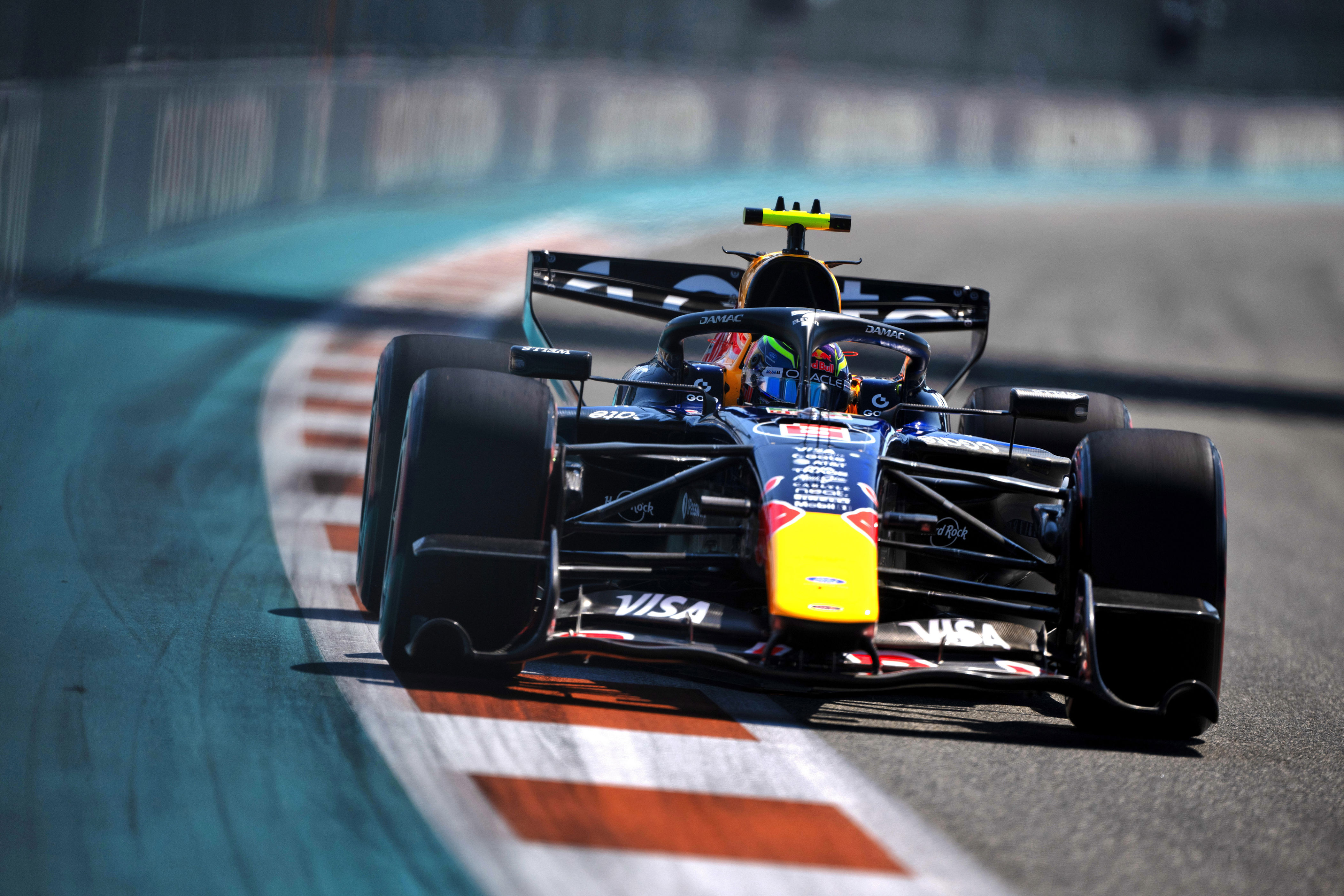 Steiner houdt adem in voor Hadjar: "Ik zou niet graag met Verstappen ...