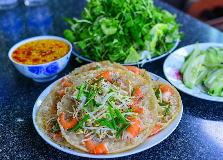 Michelin gushes over Vietnam's sizzling pancakes