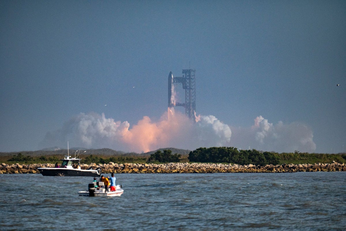 Texas residents sue SpaceX saying sonic booms have damaged their homes