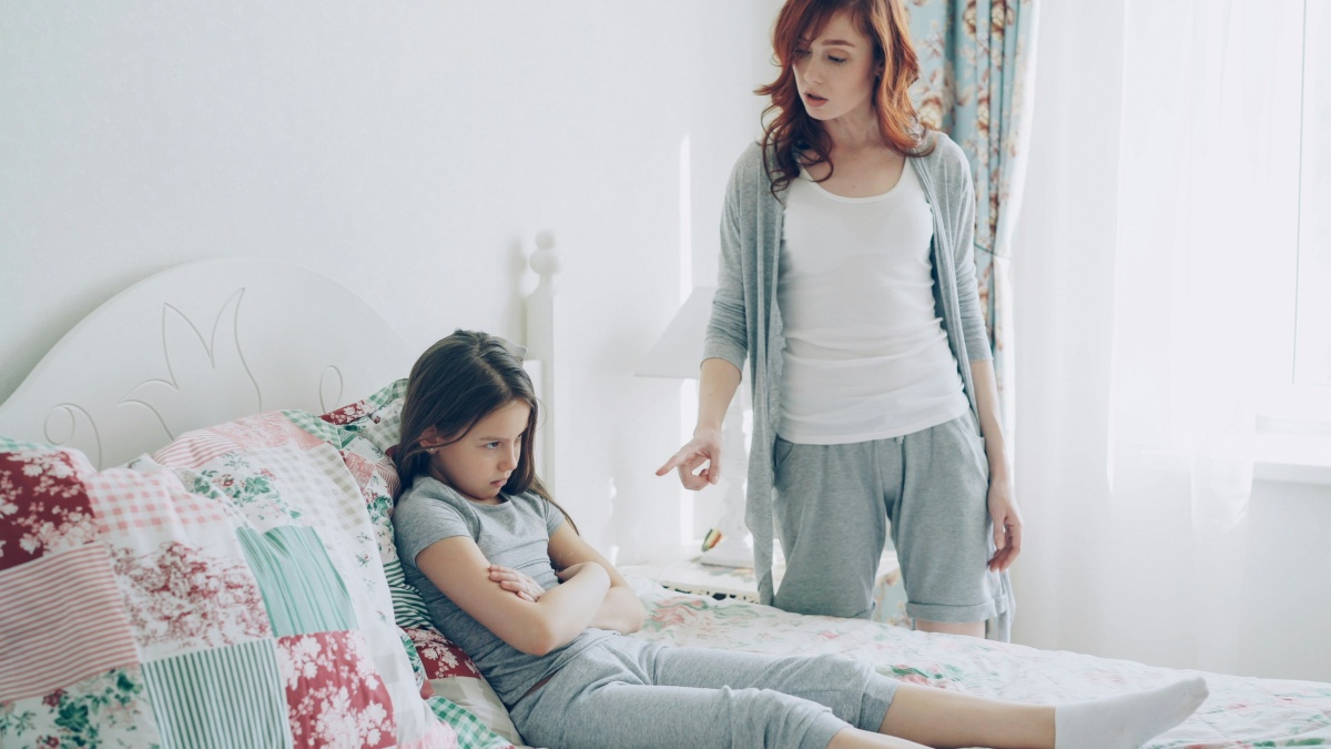The 20 signs of a toxic mother explained by psychology experts