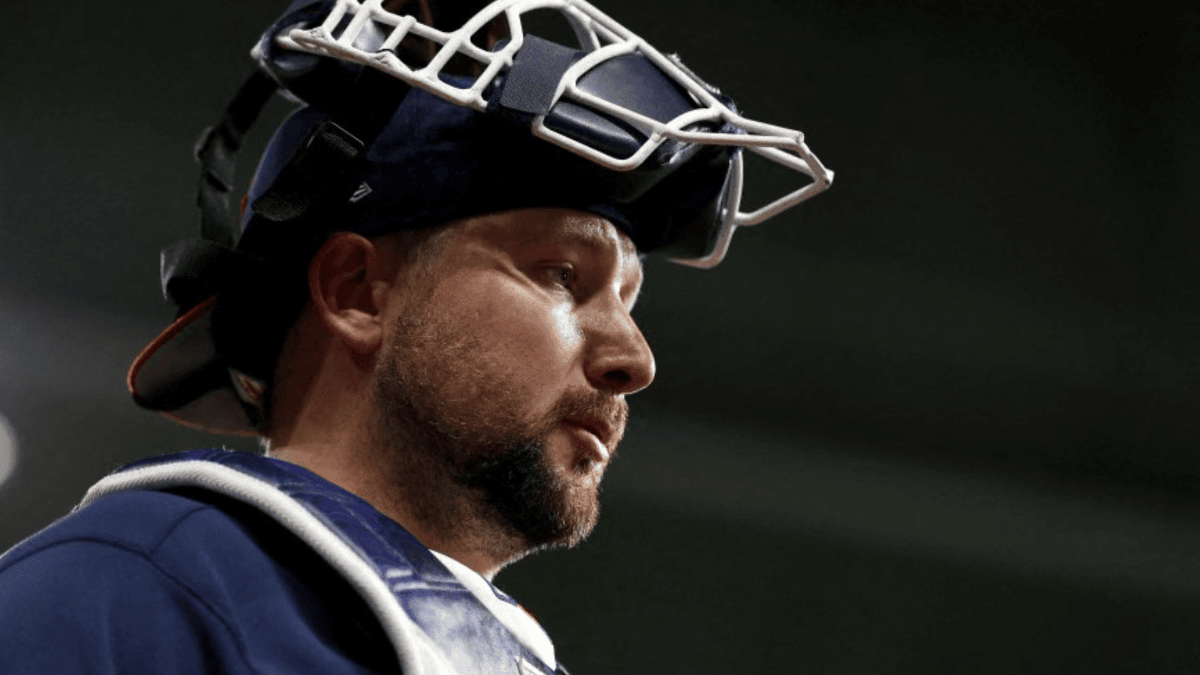 MLB: What's up with Cal Raleigh? Mariners pull him from lineup last minute