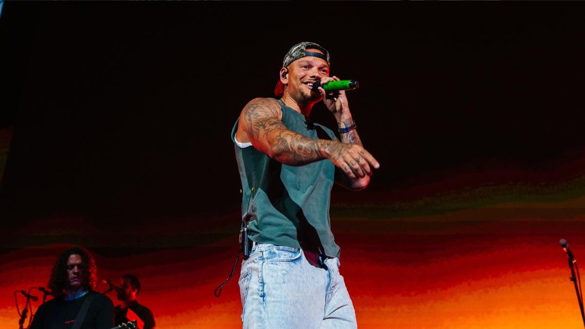 Kane Brown brings out one of his 'Famous Friends' at iHeartCountry Festival