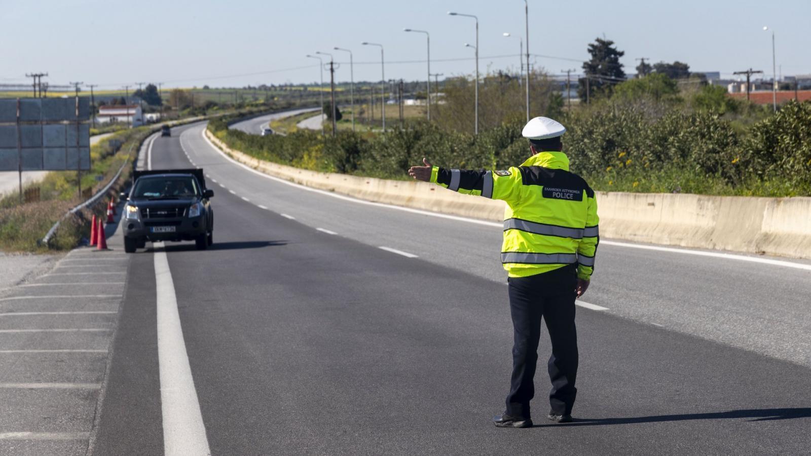 Πρόστιμο 350 ευρώ για όσους δεν έχουν αυτό το χαρτί στο αυτοκίνητο ...
