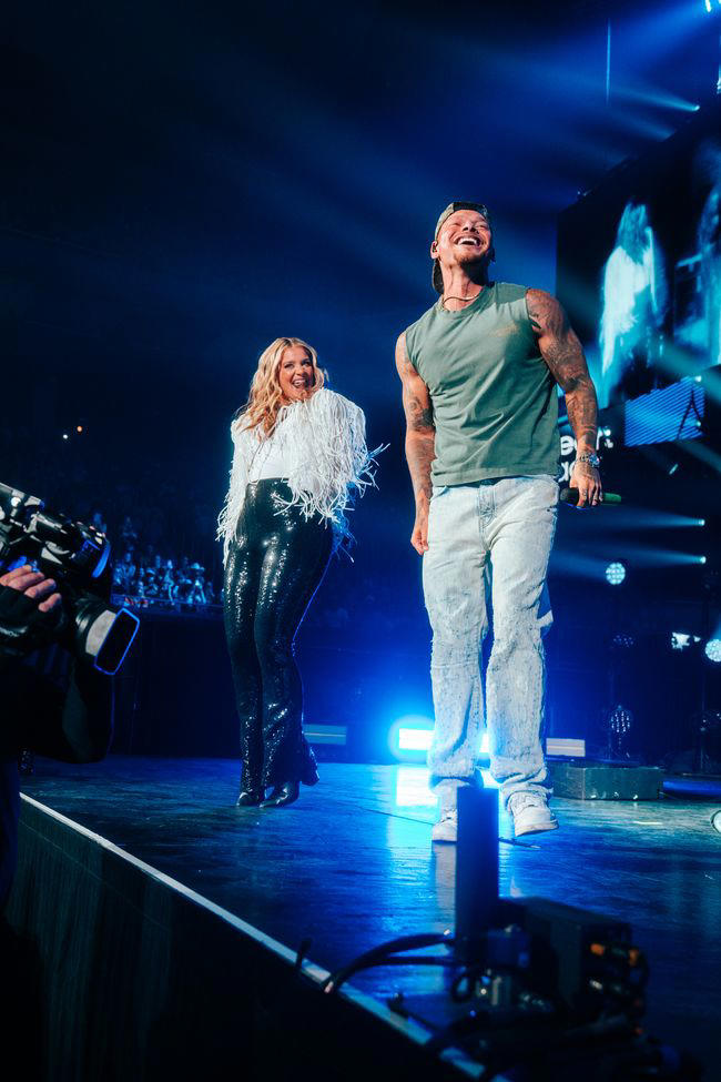 Kane Brown brings out one of his 'Famous Friends' at iHeartCountry Festival