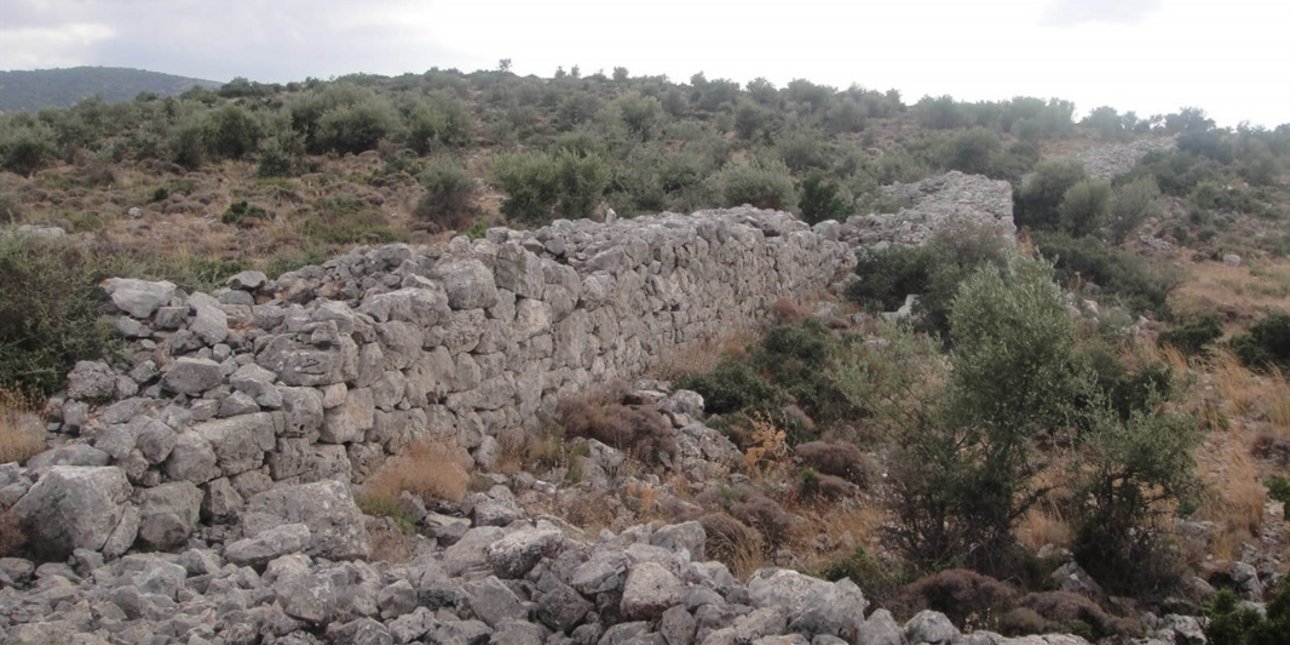 Δέμα: Το κρυμμένο «Σινικό Τείχος» της Αττικής που λίγοι ξέρουν - Σήμερα ...