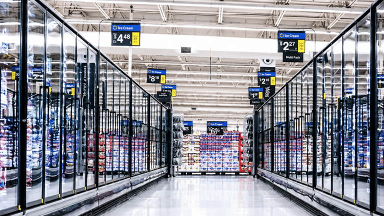 Walmart has a $4 chicken dinner that shoppers say beats KFC
