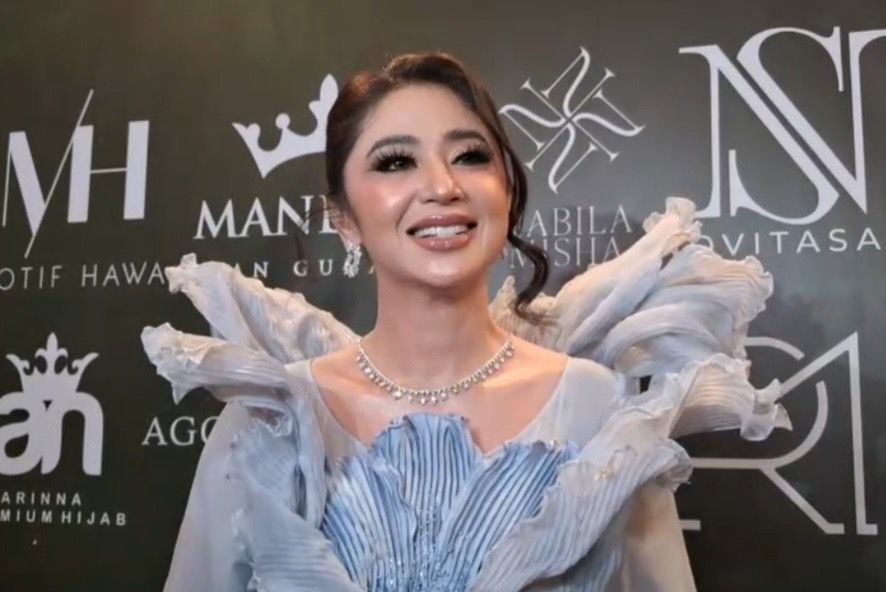 Dulu sering maafkan haters yang sujud menangis, Dewi Perssik kini siap ...