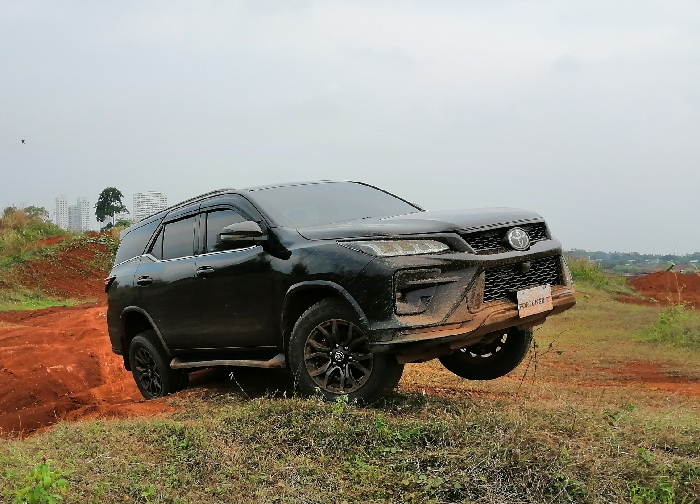 9 SUV 7 seater terbaik 2026 yang paling diburu orang Indonesia, nomor 7 ...