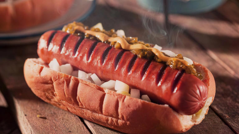 This ¼ pound hot dog brand affordably feeds guests, and doesn't contain ...