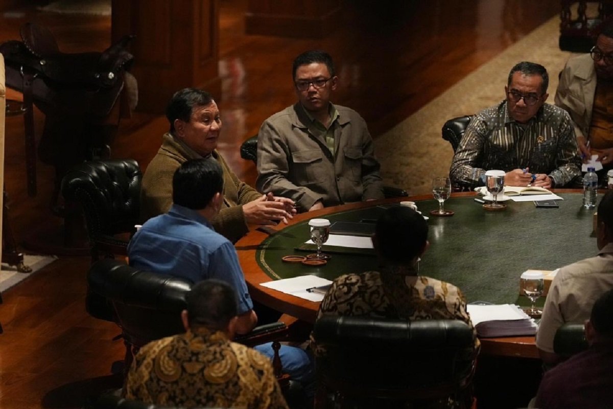 Prabowo panggil menhan hingga panglima TNI, bahas pertahanan dan pendidikan