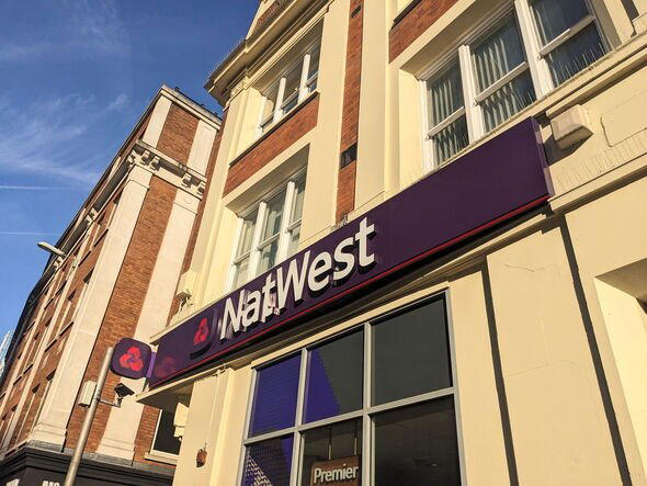 159 Lloyds, Santander, NatWest, Halifax and BoS banks shutting starting ...