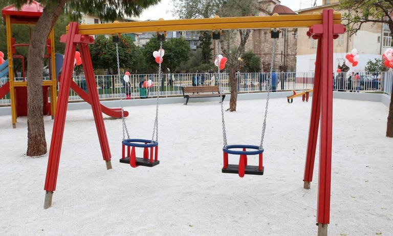 Εύβοια: Έκλεψαν κούνιες από παιδική χαρά