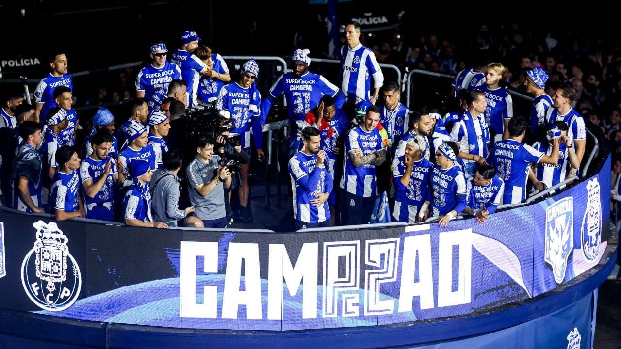 Farioli e as indiretas ao Sporting: «Às vezes as emoções vão um pouco ...