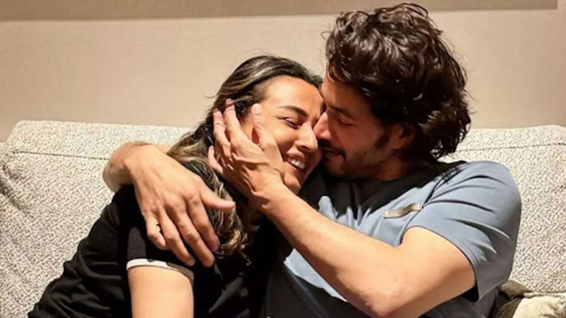 Namrata Shirodkar beams with pride as 'Varanasi' actor Mahesh Babu ...