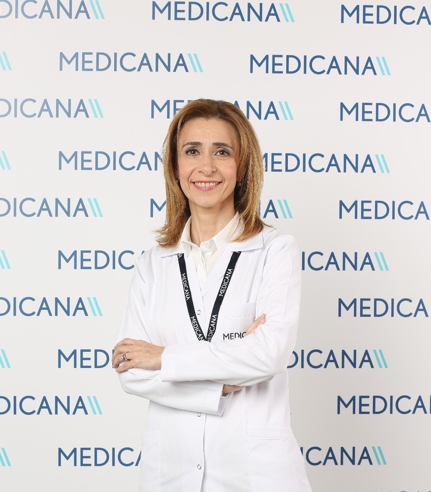Makyaj yaparken göz sağlığınızdan olmayın