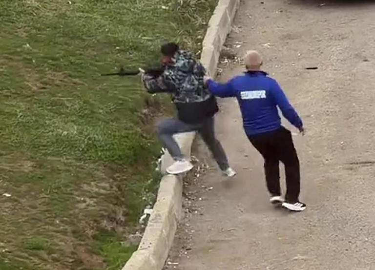 Eşinin hesap açtığını görünce dehşet saçtı: Gözü dönmüş koca kurşun ...
