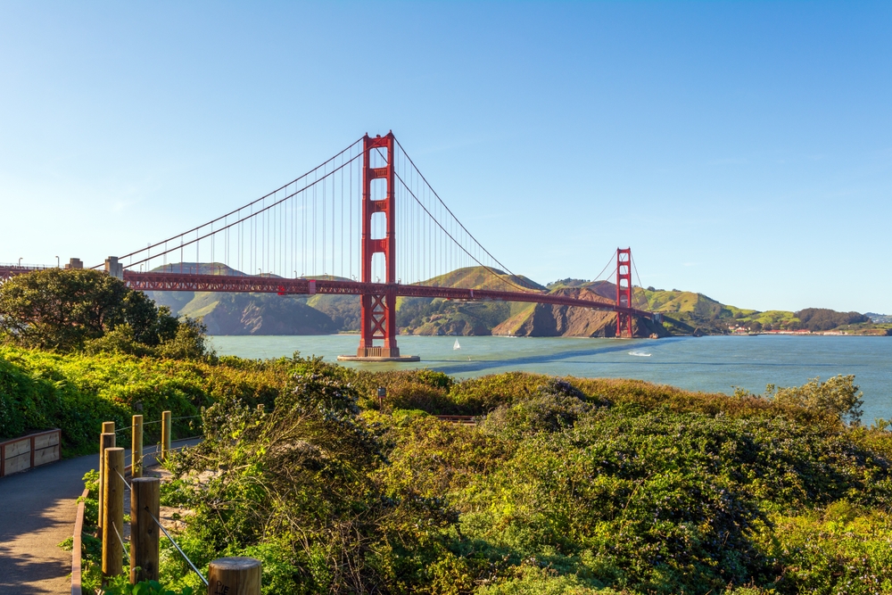 17 coastal landmarks in the US that visitors still talk about