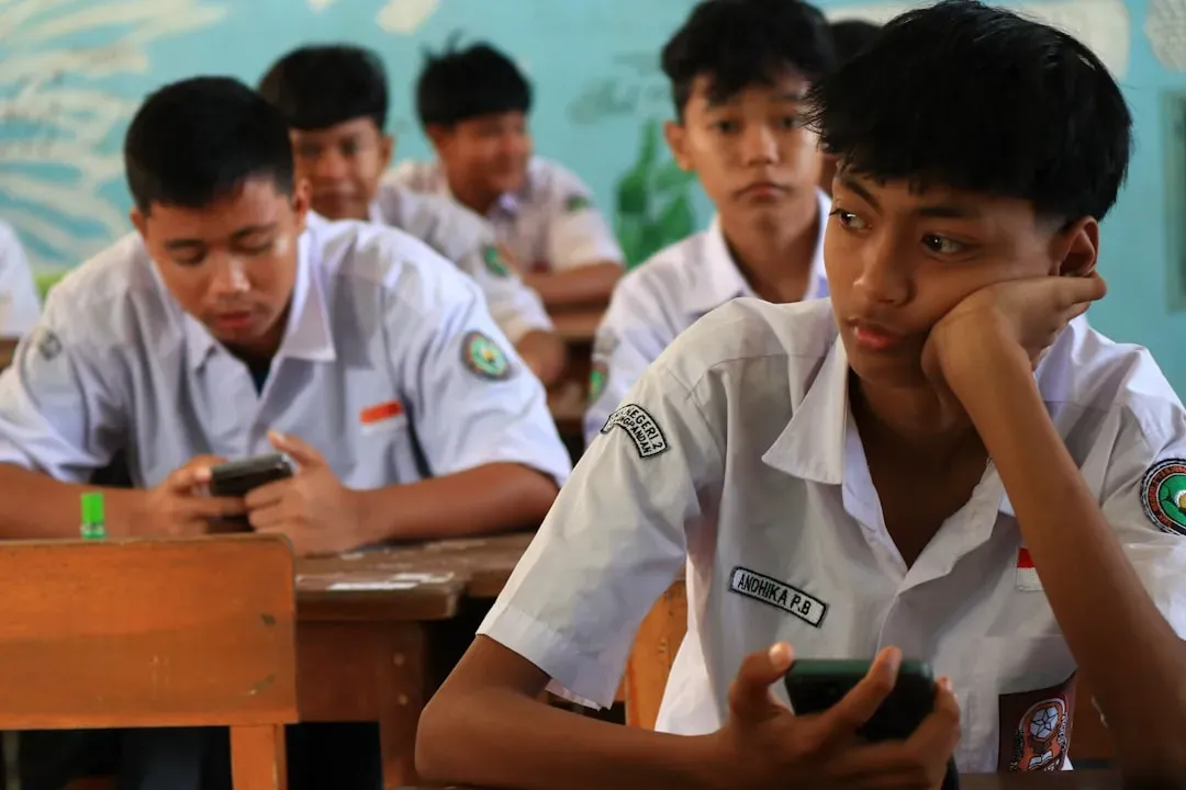 A teacher shares 7 student behaviors that quietly concern educators
