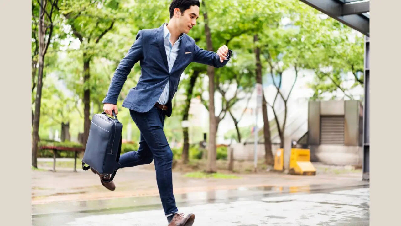 10 common behaviours that quietly ruin first impressions