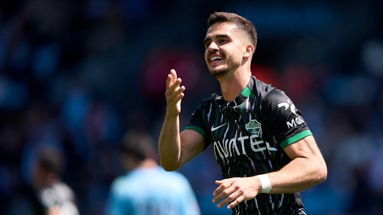 Vídeo: André Silva marca na derrota do Elche em Vigo