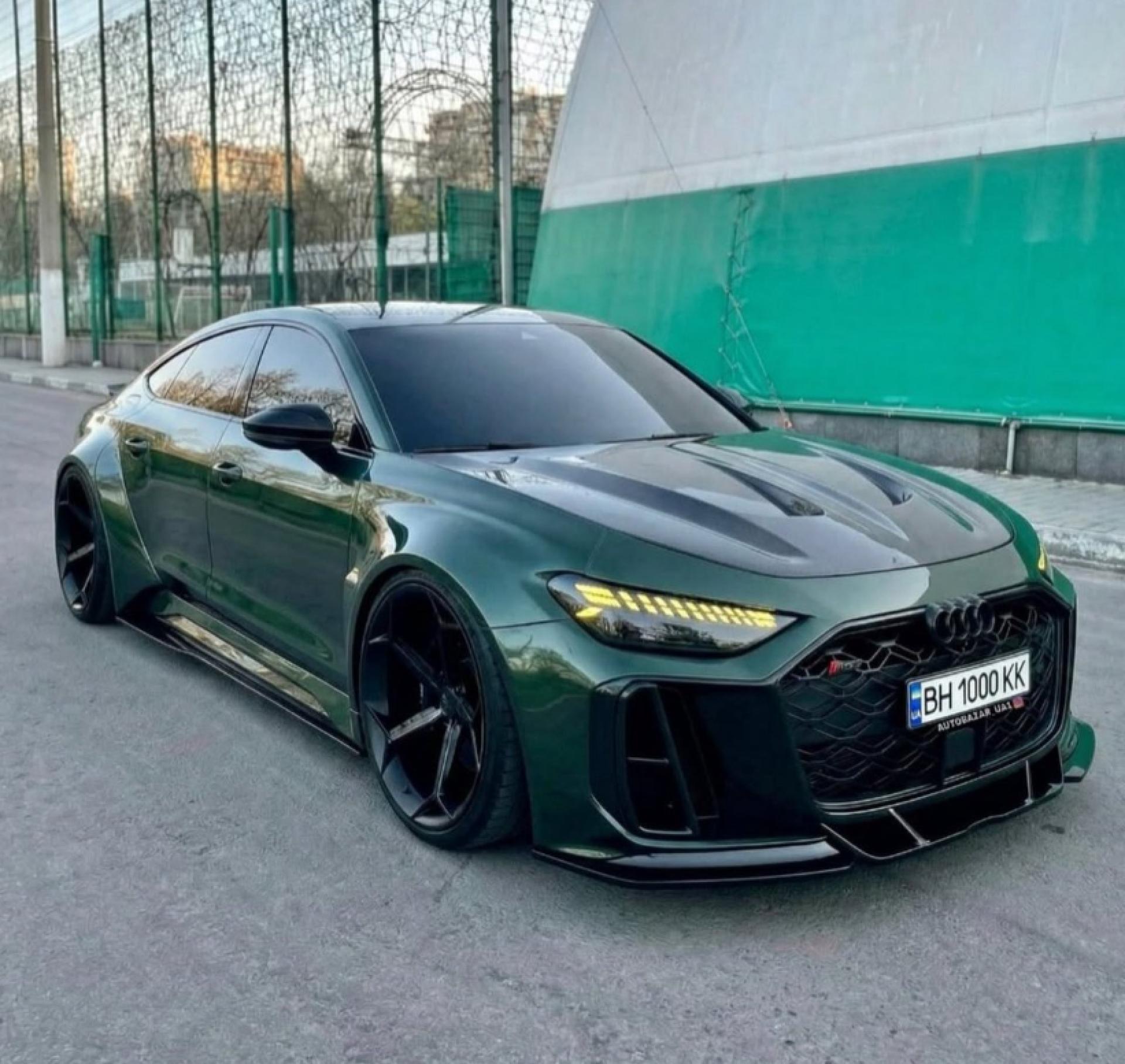 Audi debuts new RS 5 as hot lap car at Miami Grand Prix