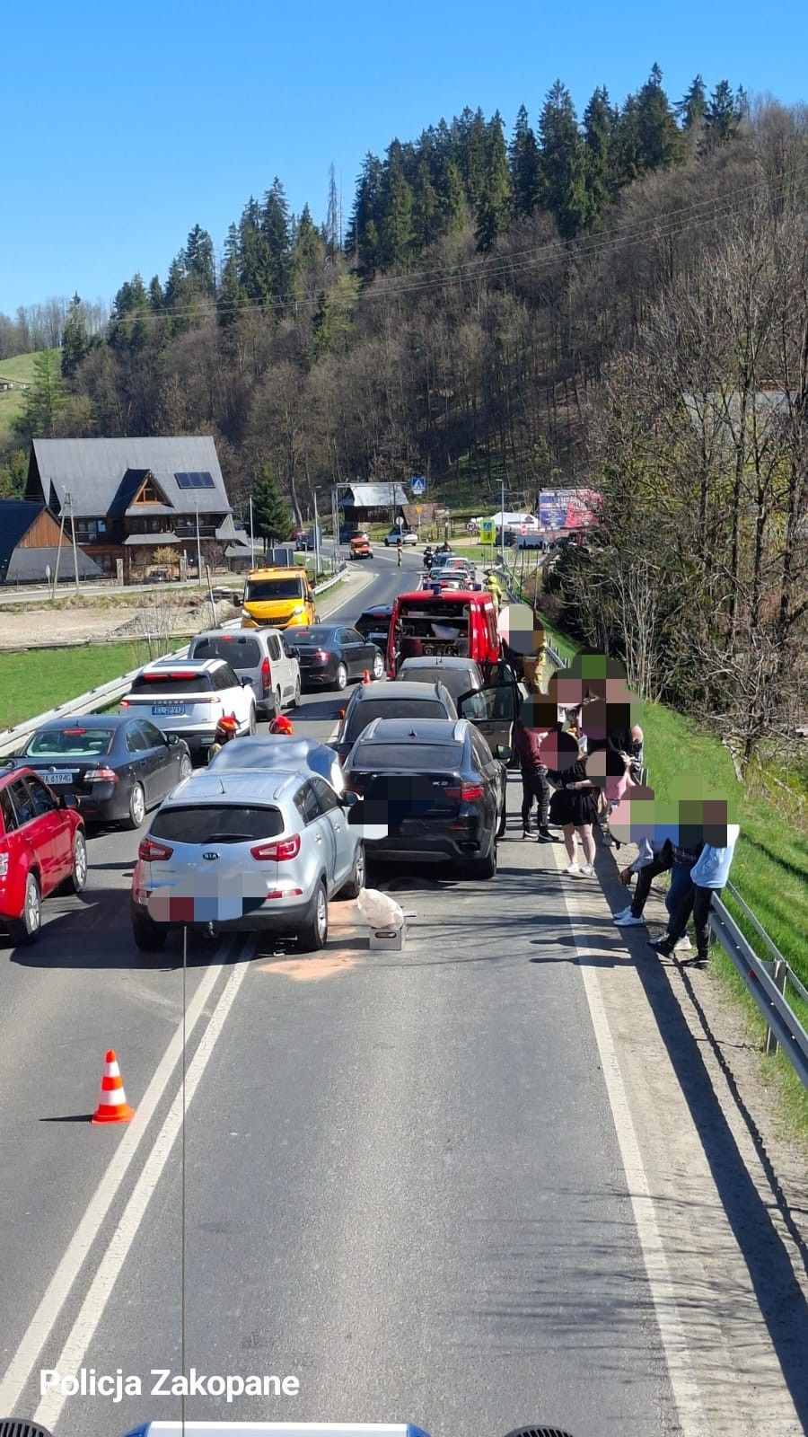 Wypadek na zakopiance w Białym Dunajcu. Zderzenie czterech samochodów i ...