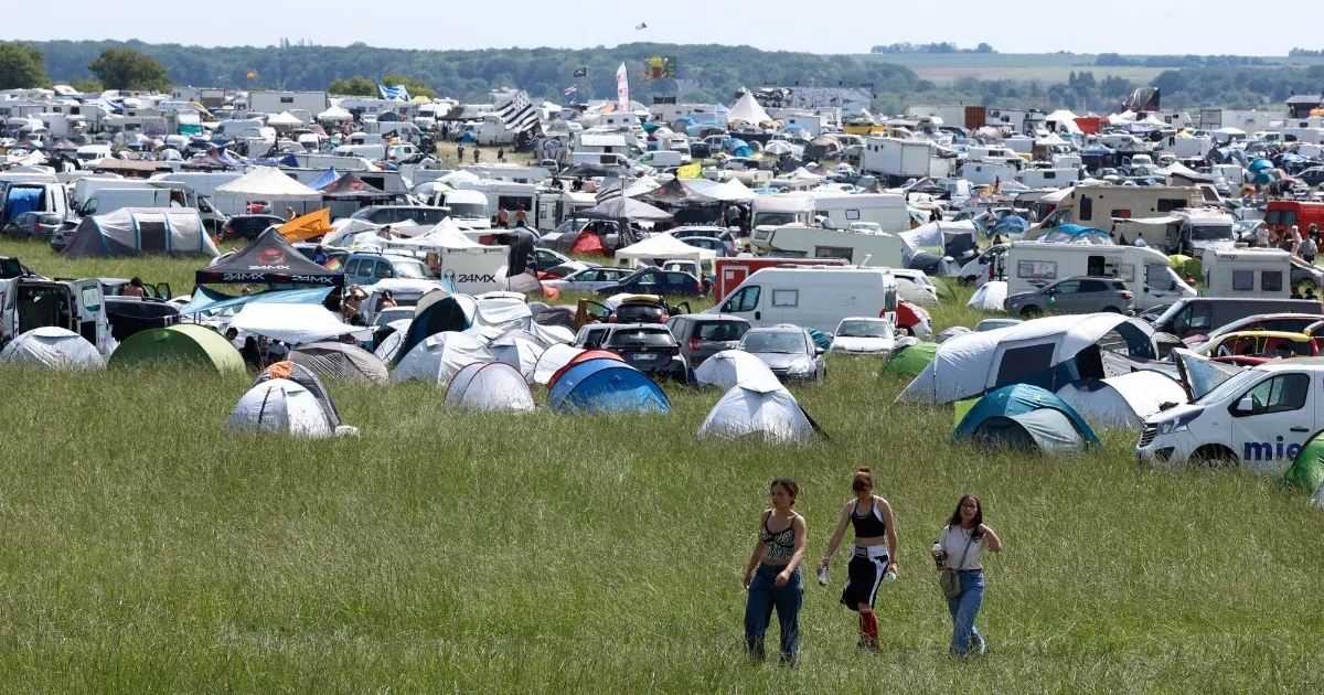 Illegális rave partit rendeztek egy francia lőtéren, ami nem a legjobb ...