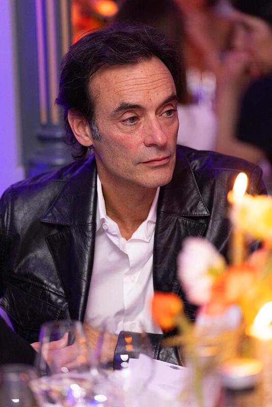 Anthony Delon : une nouvelle étape dans la guerre familiale au domaine ...