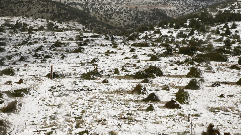 Μάιος με χιόνια σε Πάρνηθα, Παρνασό, Καλάβρυτα, Πήλιο - Κλειστή η ...