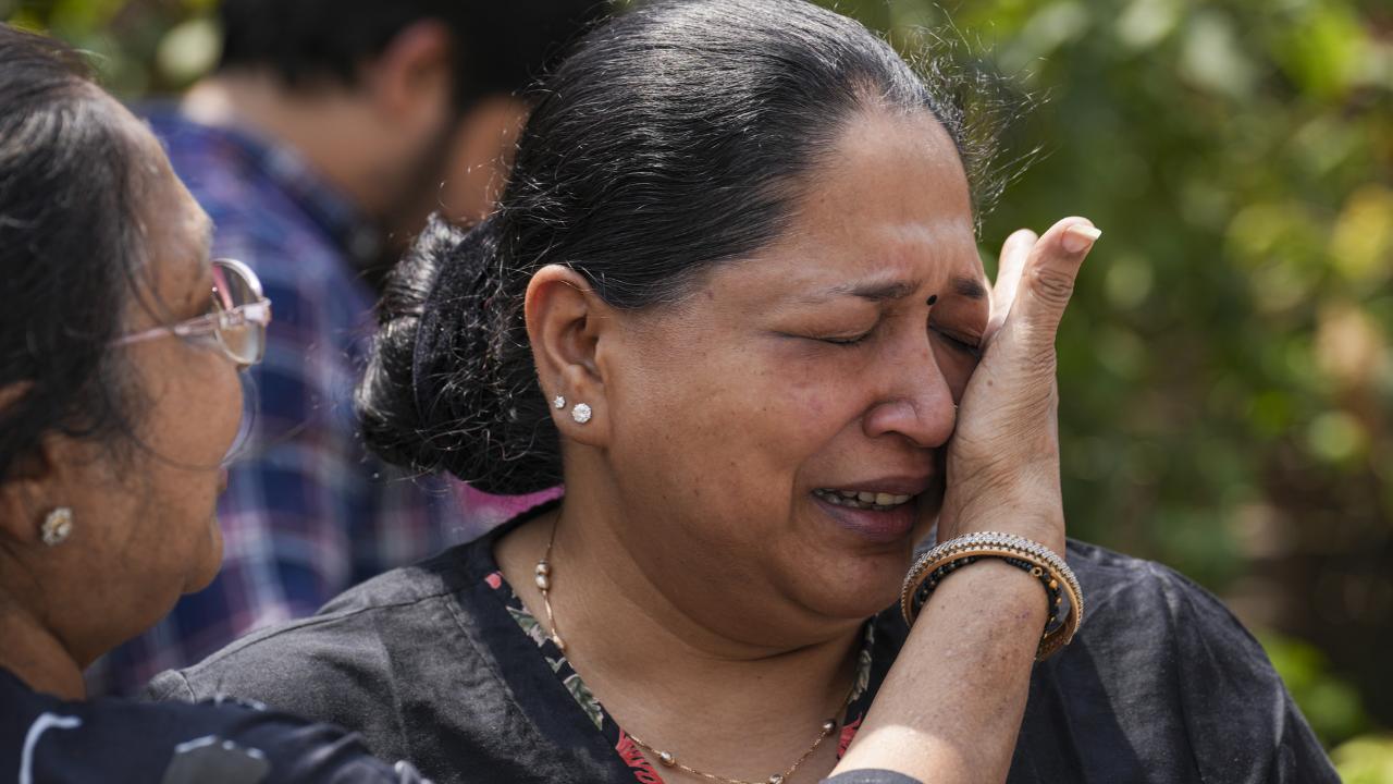IN PHOTOS Nine dead in Vivek Vihar fire Heartwrenching scenes from ...