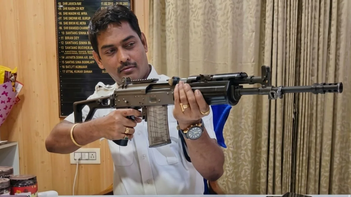 Kolkata Police suspend Kalighat SHO Goutam Das over viral gun photo ...