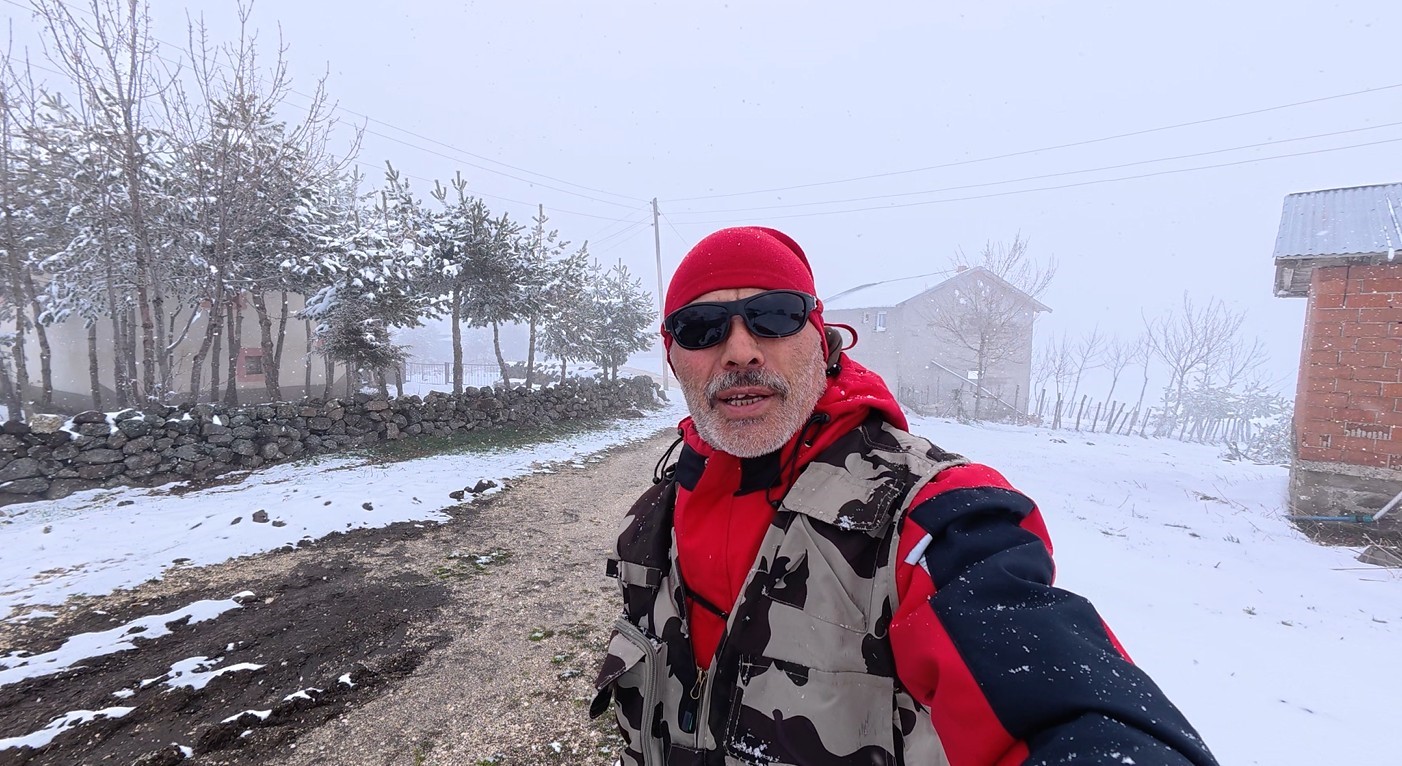 Tokat’ın çatı katında bahar ayındaki kış manzarası mest etti