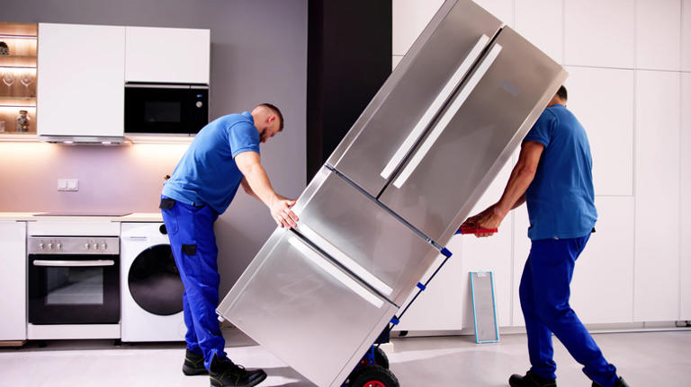 Does Costco charge for delivery and installation of appliances?
